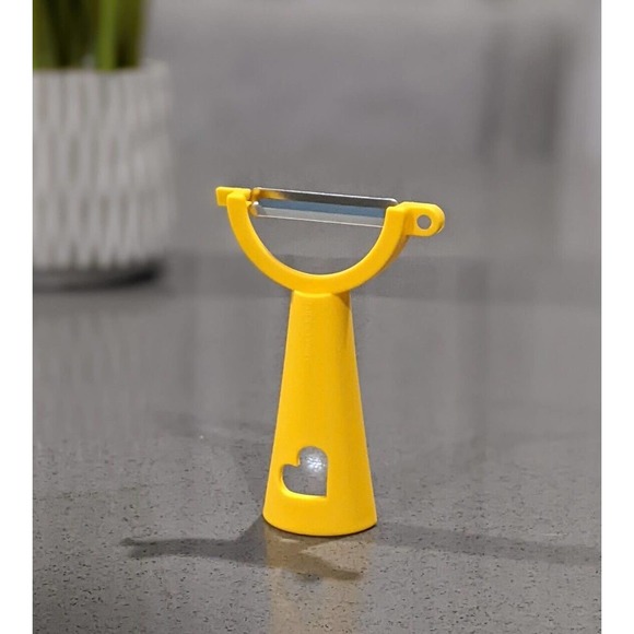 Tupperware | Dining | Tupperware Universal Horizontal Healthy Heart ...